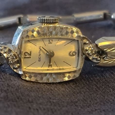 Ladies 14k White Gold Vintage Benrus Watch Good Working Condition