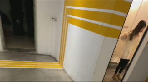 十一月最新流出 ️精品手持厕拍大神潜入某广告公司尾随偷拍几个颜值白领姐姐尿尿同好吧