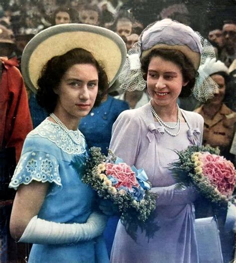 22 Times Queen Elizabeths Bold Outfits Made Her Look Brighter Than