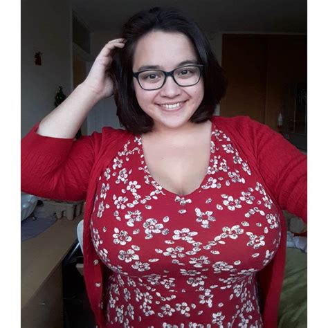 Flower Print Tries And Fails To Hide R2busty2hide
