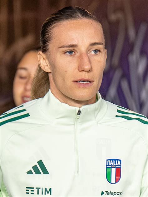 Julie Piga Wikipedia