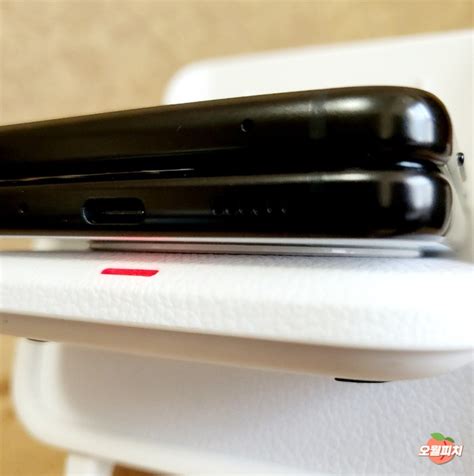 Z플립 맥세이프 내돈내산 자석으로 탈부착하는 캐릭터 그립톡 무선충전도 Ok 네이버 블로그