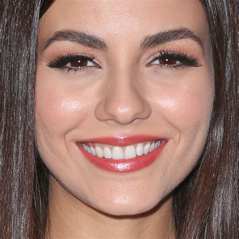 Victoria Justices Makeup Photos And Products Steal Her Style Page 2