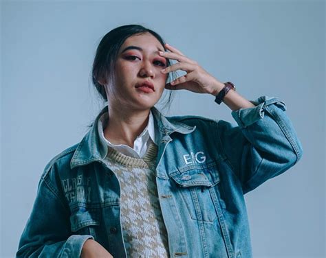 8 Jenis Jaket Jeans Dan Padu Padan Agar Terlihat Stylist