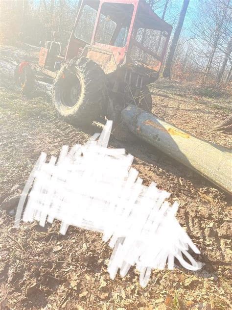 Tânăr De 18 Ani Din Bihor Mort După Ce A Căzut Din Cabina Unui Tractor și A Fost Strivit Sub