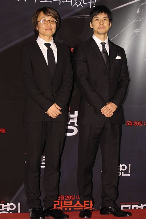 포토 김성수 니시지마 히데토시 감독 배우 맞춘 의상