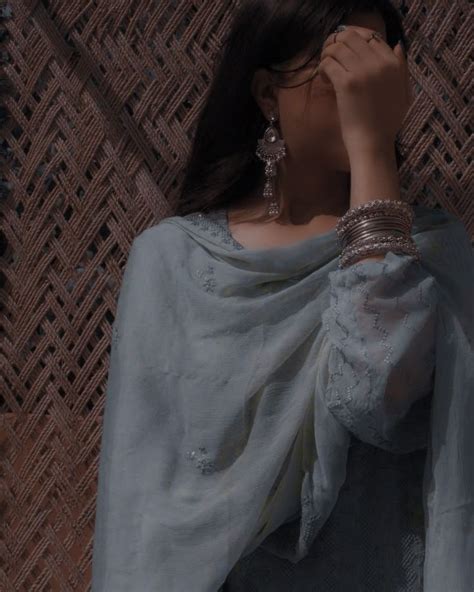 Pin By ꜱᴀɪᴍᴀ On Desi Indian Aesthetic Indian Photoshoot Girly