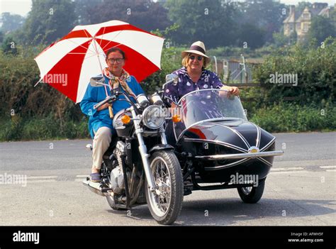 Due Chef Fat Ladies Tv Jennifer Paterson Clarissa Dickson Wright Loro Moto E Side Car Bbc2