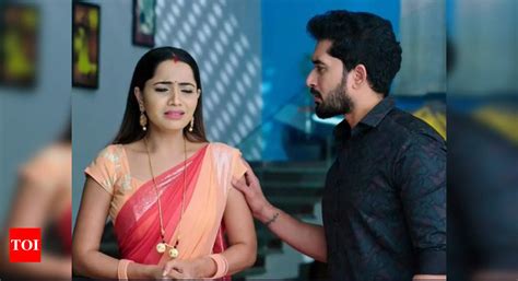 Karthika Deepam Preview Monitha Successfully Manipulates Karthik Times Of India
