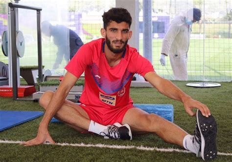 قرارداد کریمی با شاهین شهرداری بوشهر امضا شد تسنیم