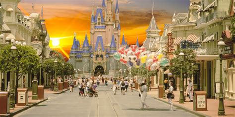 The Correct Way To Rope Drop Magic Kingdom Disney Dining