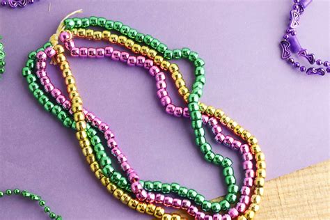 How To Make A Mardi Gras Beads Necklace With Three Strands Single