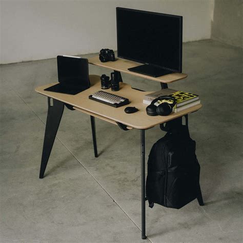 Hoek Homes Quick Assembling Desk Core77