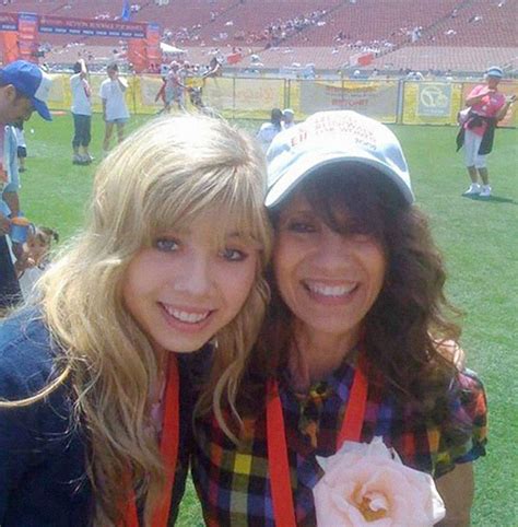 Jennette Mccurdy Shares Shocking Story About Her Mom Showering With Her