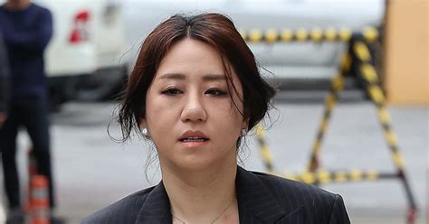 법정 향하는 조성은