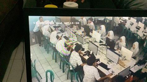 Detik-detik Video Guru Diduga Lecehkan Siswi di Lab Komputer, Sempat Kontak Fisik, Tapi Bantah ...