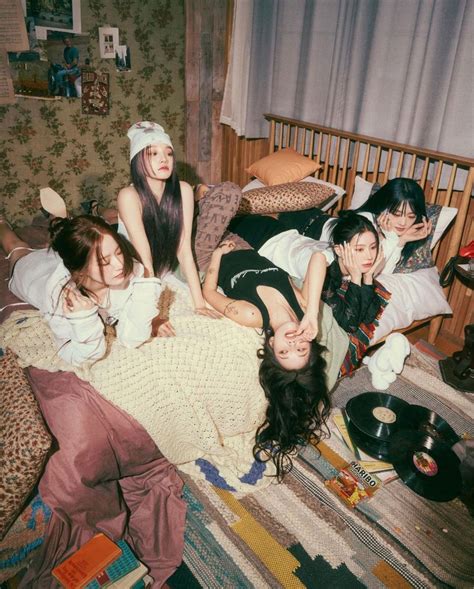 Pin By ౨ৎ On ᨳ ࣪˖ ⌗ ⁶ 𝓲 𝓭𝓵𝓮⸰ ࣪⊹ G I Dle Mini Albums G Idle