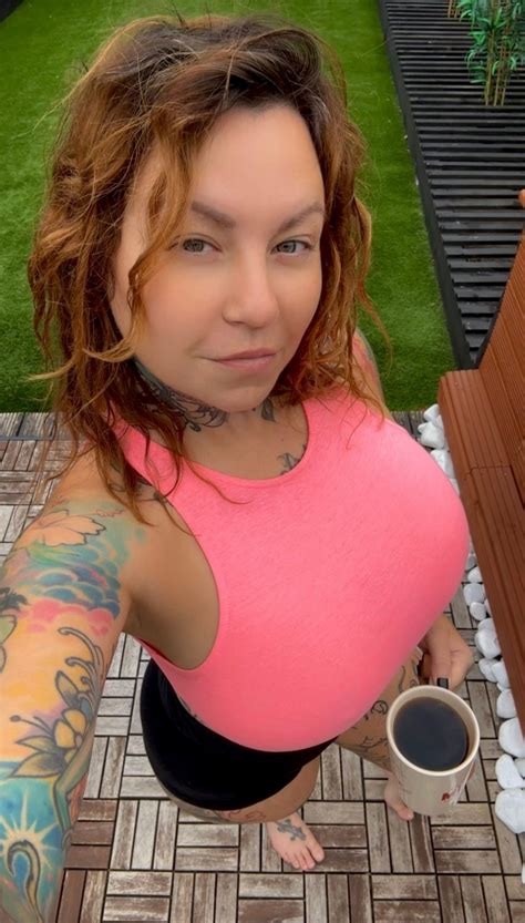 Hayley B Hayley B Added A New Photo