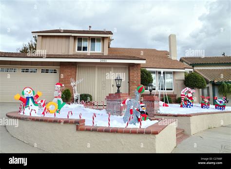 Nadya Suleman Aka Octomom Has Decorated Her House Ready For Christmas