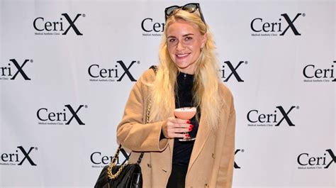 Thalia Pitzner Deler Inderlig Fødselsdagshilsen Til Mor Billed Bladet