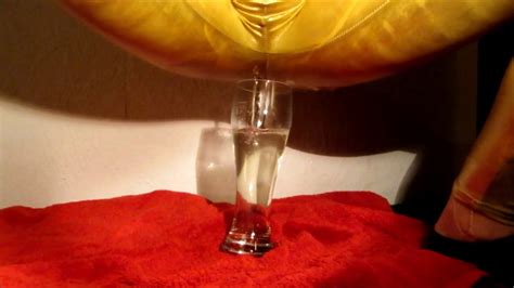 Glas Pee Through Golden Leggings Omorashi And Peeing Videos Omorashi