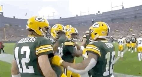 Pin By 𝓣𝓙 𝓦𝓪𝓮𝓰𝓮 On Green Bay Packers 2021 2022 Game Moments Sports