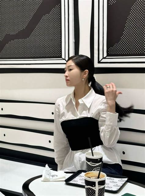 얼마나 뺀거야전진 ♥류이서 헬스장 매일 동행하더니 홀쭉해진 볼살 텐아시아