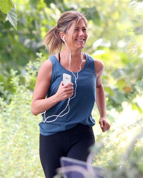 Jennifer Anistons Supercute Workout Clothes Are From A Brand You Can