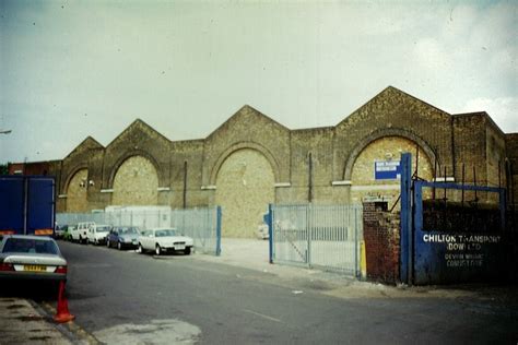 Former Poplar Bus Garage © David Hillas Cc By Sa20 Geograph