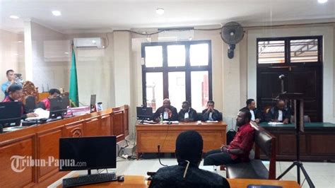 Sidang Eksepsi Victor Yeimo Berlangsung ‘tegang Di Pn Jayapura Tribun