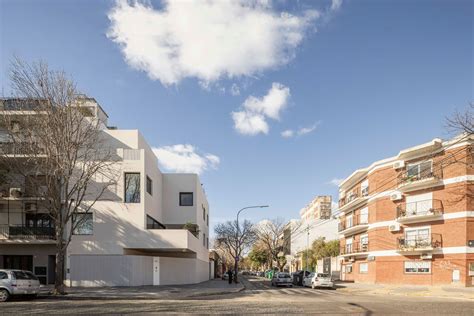 Pure And Functional Morphology Manuela Pedraza House By Oadd Arquitectos Metalocus