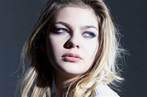 VidÉo Louane Nouvelle égérie De Maybelline New York