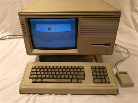 Prototype Apple Pre Production Lisa 1 Upgraded To Lisa 2 Listed On Ebay For 100 000 R
