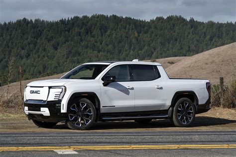 2025 Gmc Sierra Ev 72 Exterior Photos Us News