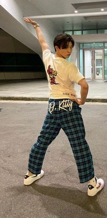 Xo Kitty Best Tv Series Ever Cute Actors Kitty Kisses