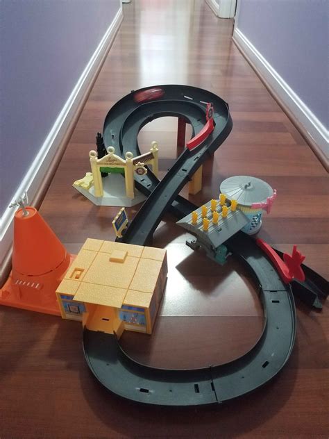 Disney Pixar Cars Lightning Mcqueen Character Toys For Sale In