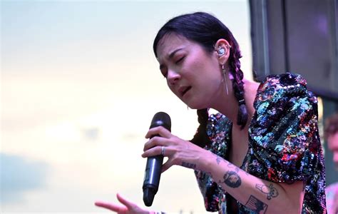 New Edm Sounds Buzzfeed And Festivals Fistpumpers