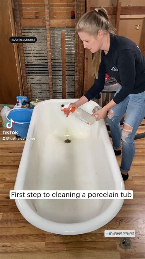 First Step To Cleaning A Porcelain Tub Clawfoot Tub Porcelain Tub