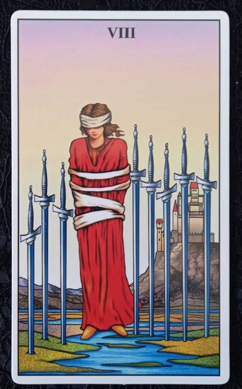 Oito De Espadas Tarot Conselhos E Significados Mysticloves