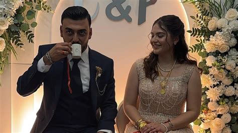 Seferihisar Yeni Haber Gazetesi Özlü Ve Zeybekoğlu Ailelerinin Mutlu Günü