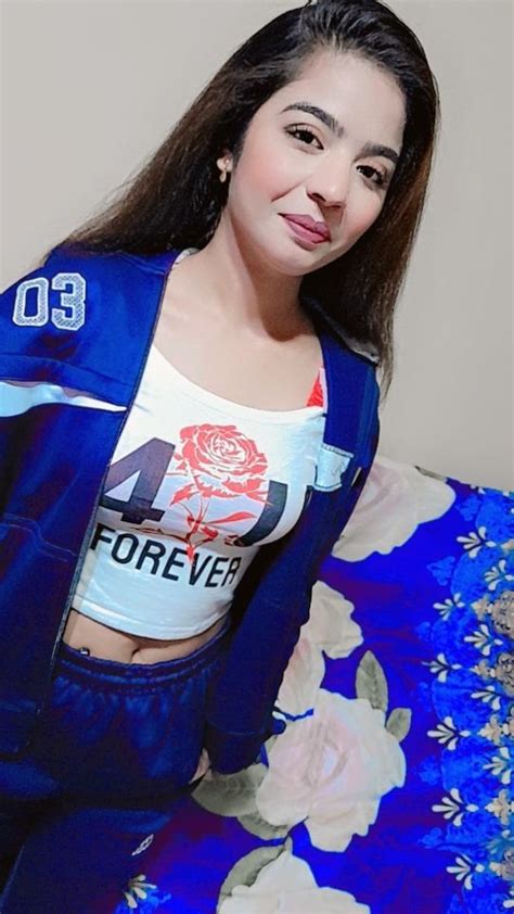 Sara Pakistani Escort In Dubai 35