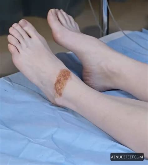 Emily Gateley Feet Aznudefeet