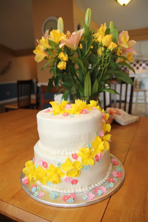 Daffodil Birthday Cake Perfuzion