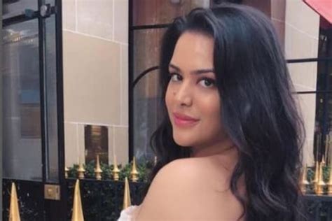 Sanjay Dutts Daughter Trishala Dutt Flaunts Stretch Marks In Social Media Post Talks About