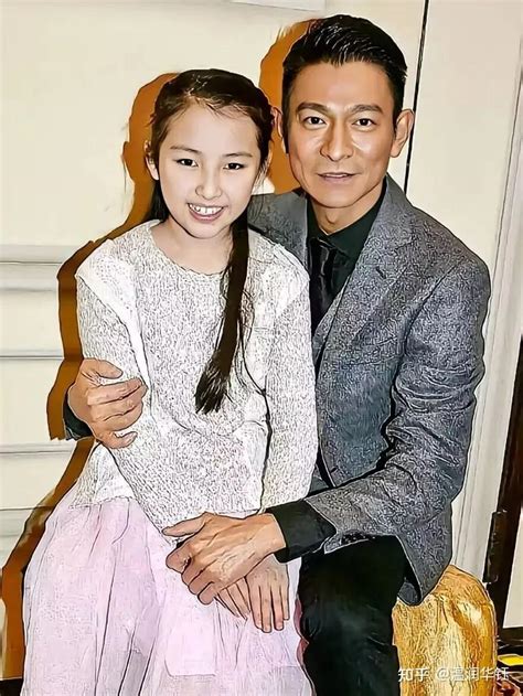 刘德华11岁女儿近况曝光，花5亿富养大的女儿，居然长成了这样？ 知乎