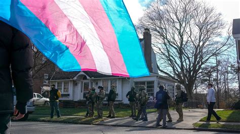 Skeiv Lesestund For Barn Avlyst I Ohio Etter Væpna Protester Siste Nytt Nrk