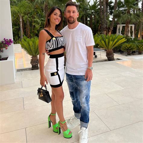 Lionel Messis Wife Antonela Roccuzzos Favourite Luxury Brands The Soccer Stars Stylish