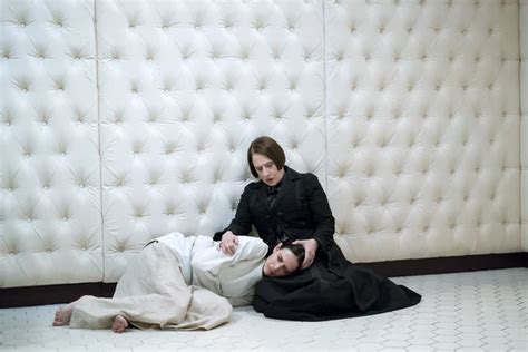 Penny Dreadful Is Asylum Bound In First Season 3 Photo