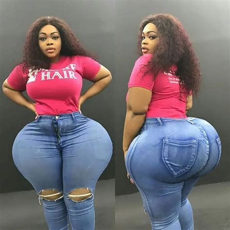 Afrikaanse Dame Met Immense Derri Re Houdt Verkeer Op