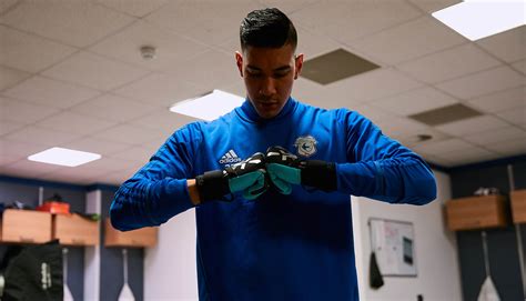 In Conversation Neil Etheridge Talks Tuto Secutor Soccerbible